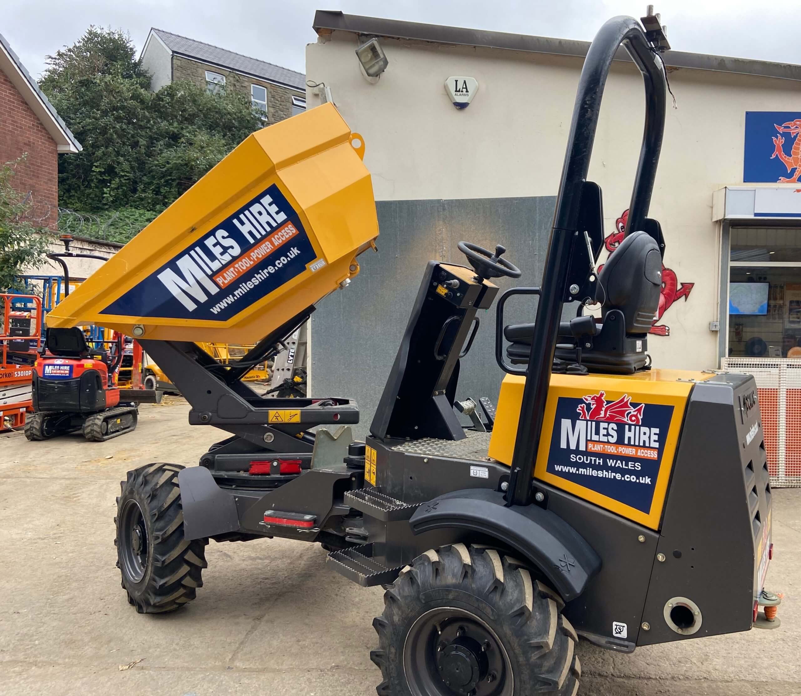 2 Ton Hi Lift Swivel Dumper - Miles Hire